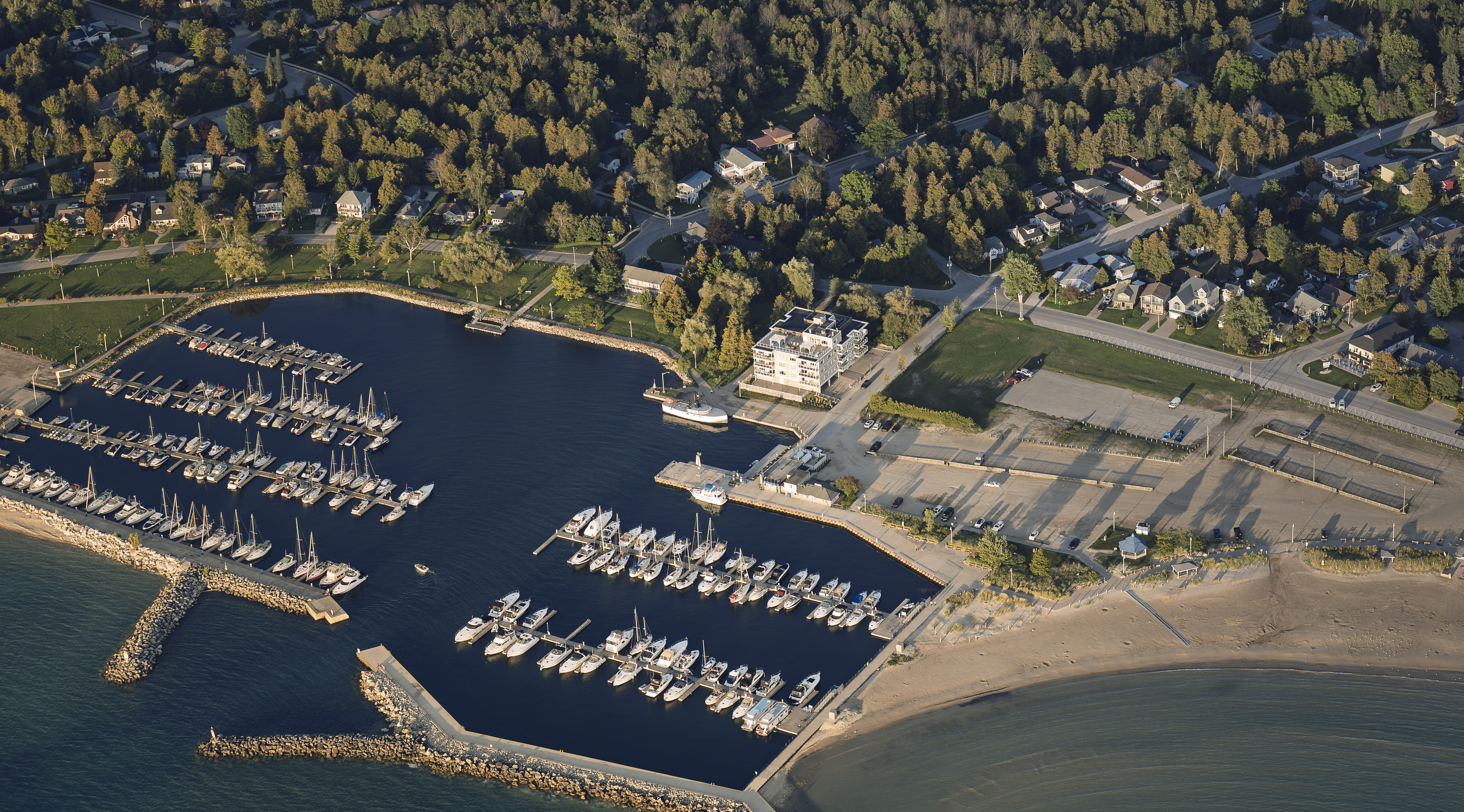 137 Elgin Unit 302 | Luxury Lake Huron Waterfront Condo | Port Elgin ...